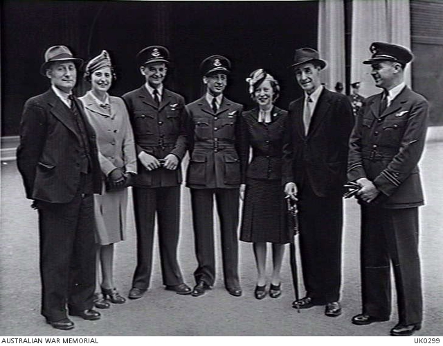 LONDON, ENGLAND. 1943-07-20. 400639 PILOT OFFICER (PO) R. A. APPLETON ...
