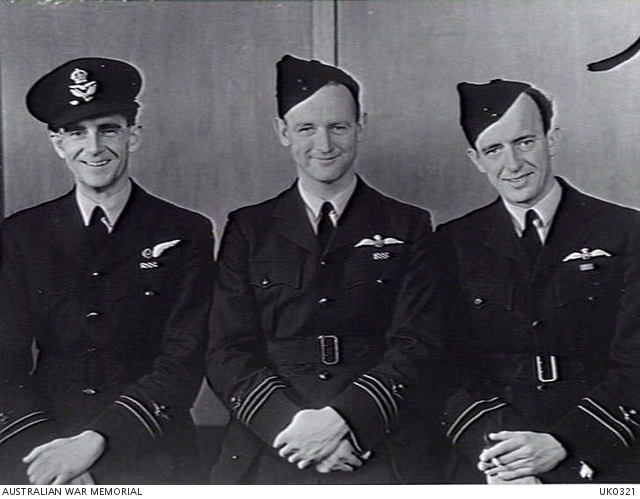 PEMBROKE DOCK, WALES. 1943-07-23. MEMBERS OF SECOND SUNDERLAND NO. 461 ...