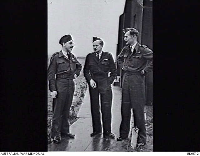 LINCOLNSHIRE, ENGLAND. 1943-09-11. MEMBERS OF LANCASTER AIRCRAFT NO ...