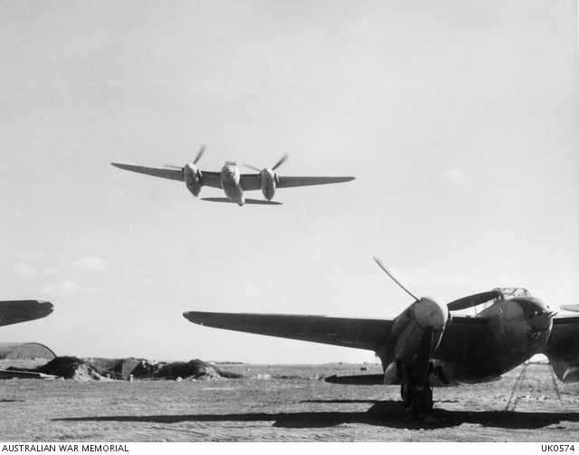 HAMPSHIRE, ENGLAND. 1943-09-24. MOSQUITO AIRCRAFT BELONGING TO NO. 456 ...
