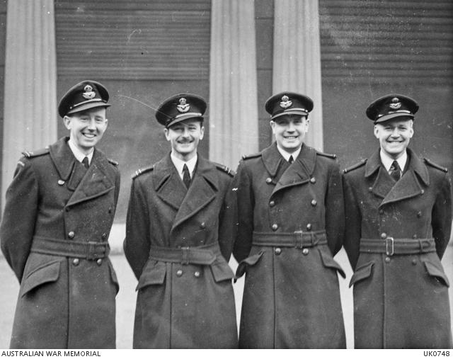 LONDON, ENGLAND. 1943-11-23. DFC WINNERS OUTSIDE BUCKINGHAM PALACE ...