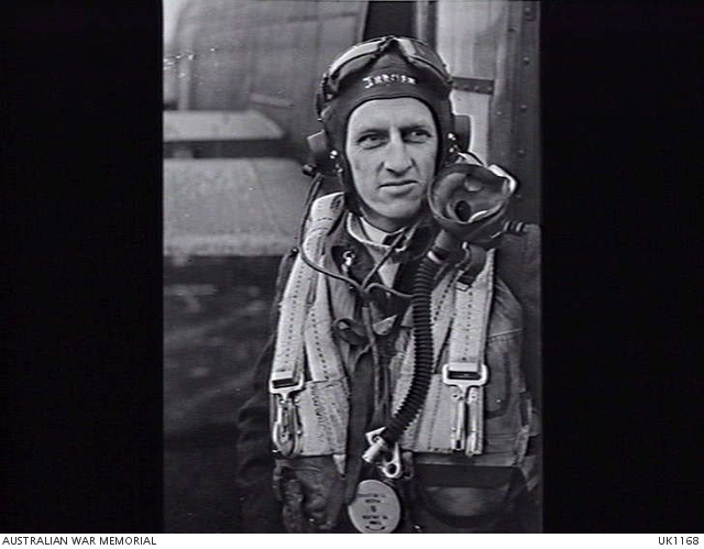 LINCOLNSHIRE, ENGLAND. 1944-04-08. 404507 SQUADRON LEADER E. G. D ...