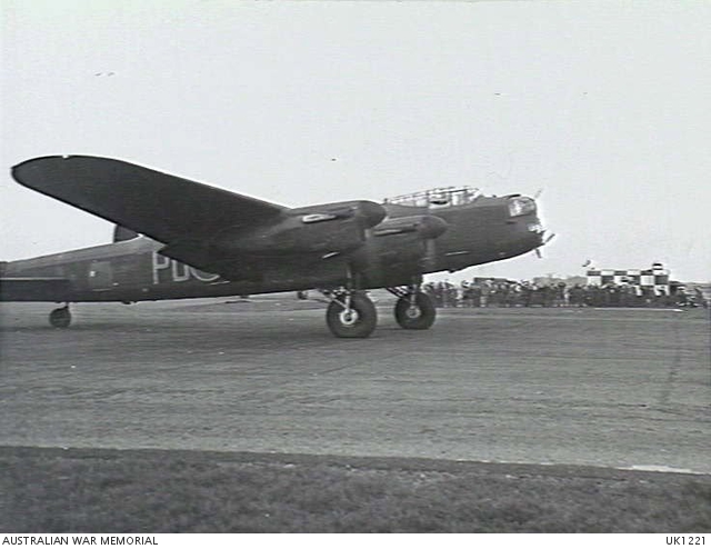 WADDINGTON, ENGLAND. 1944-04-18. LANCASTER BOMBER AIRCRAFT OF NO. 467 ...