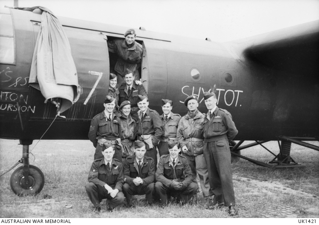 RAAF AND BRITISH ARMY AIRCREW AT AN ALLIED EXPEDITIONARY AIR FORCE ...