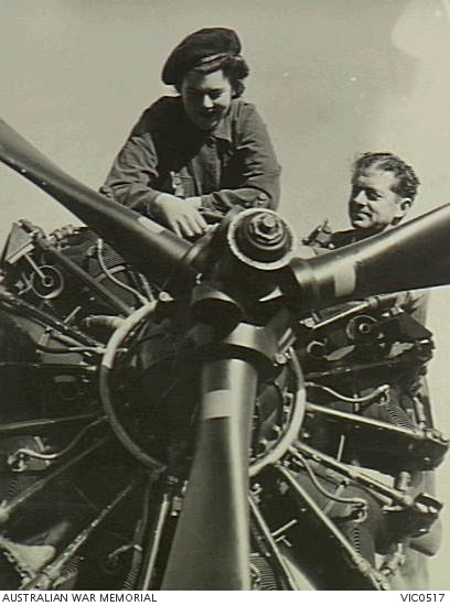 Laverton, Vic. C. 1942. A WAAAF Flight Mechanic and a RAAF engine ...
