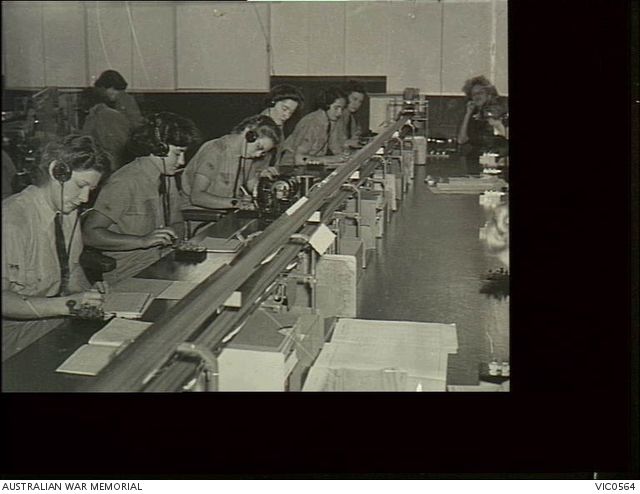 Melbourne, Vic. C. 1943. WAAAF telegraphists at work at HQ, Wireless ...