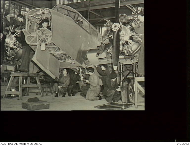 Melbourne, Vic. C. 1942. A group of WAAAF airwomen at work on an ...