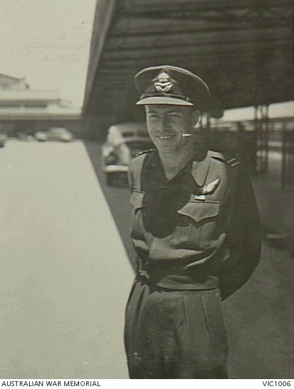 Melbourne, Vic. 1944-12-19. Portrait of a RAAF Flight Lieutenant Air ...