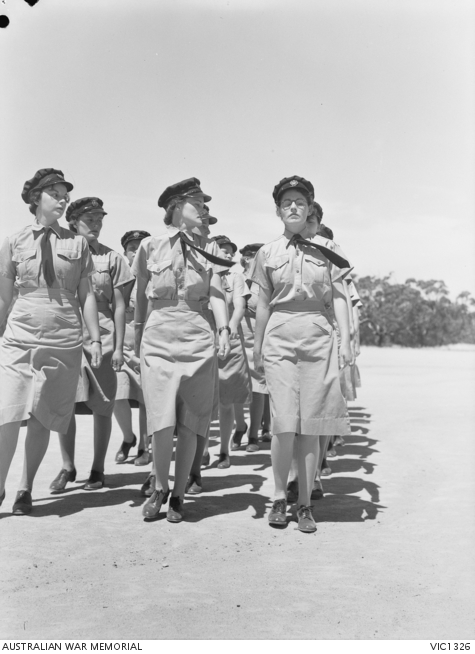 Somers, Vic. 1943-02-09. A flight of WAAAF airwomen participating in ...