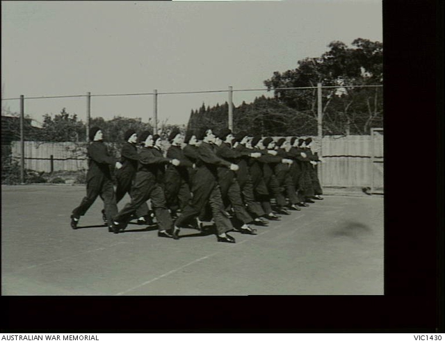 Melbourne, Vic. C. 1941. A flight of WAAAF airwomen undergoing drill ...