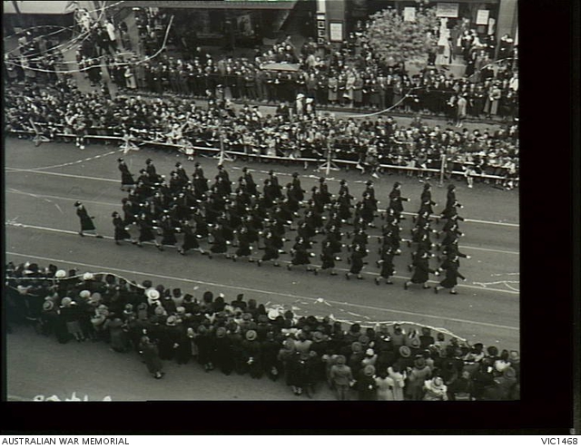 Melbourne, Vic. C. 1941-08. A flight of WAAAF airwomen marching past ...