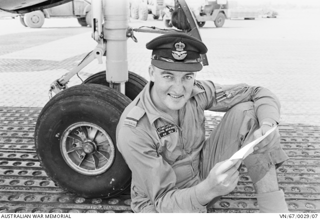 O316430 Pilot Officer (PO) Stuart Gregory Spinks, of Lismore, Vic ...