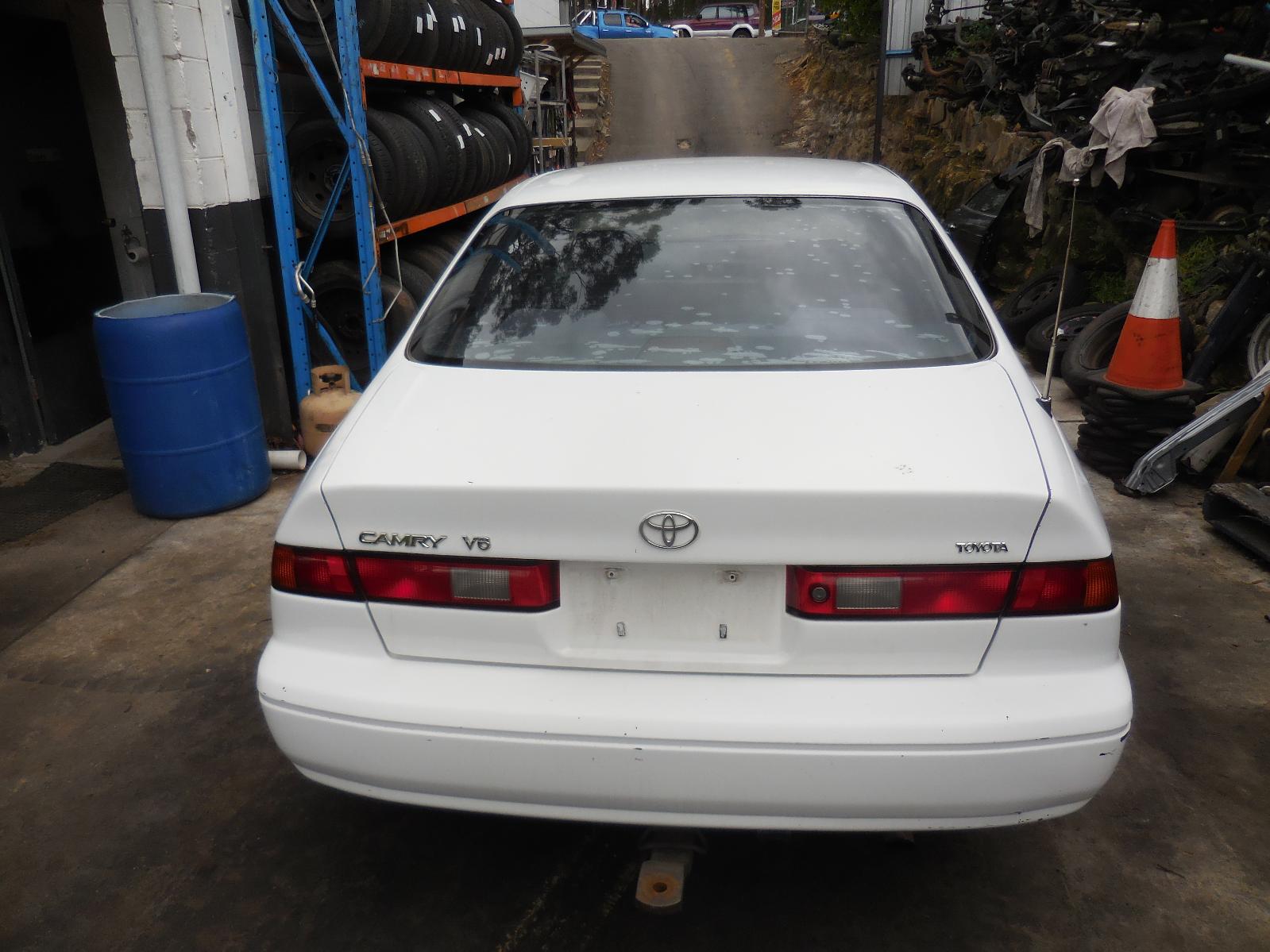 Right Rear Trailing Arm Camry Toyota 1998