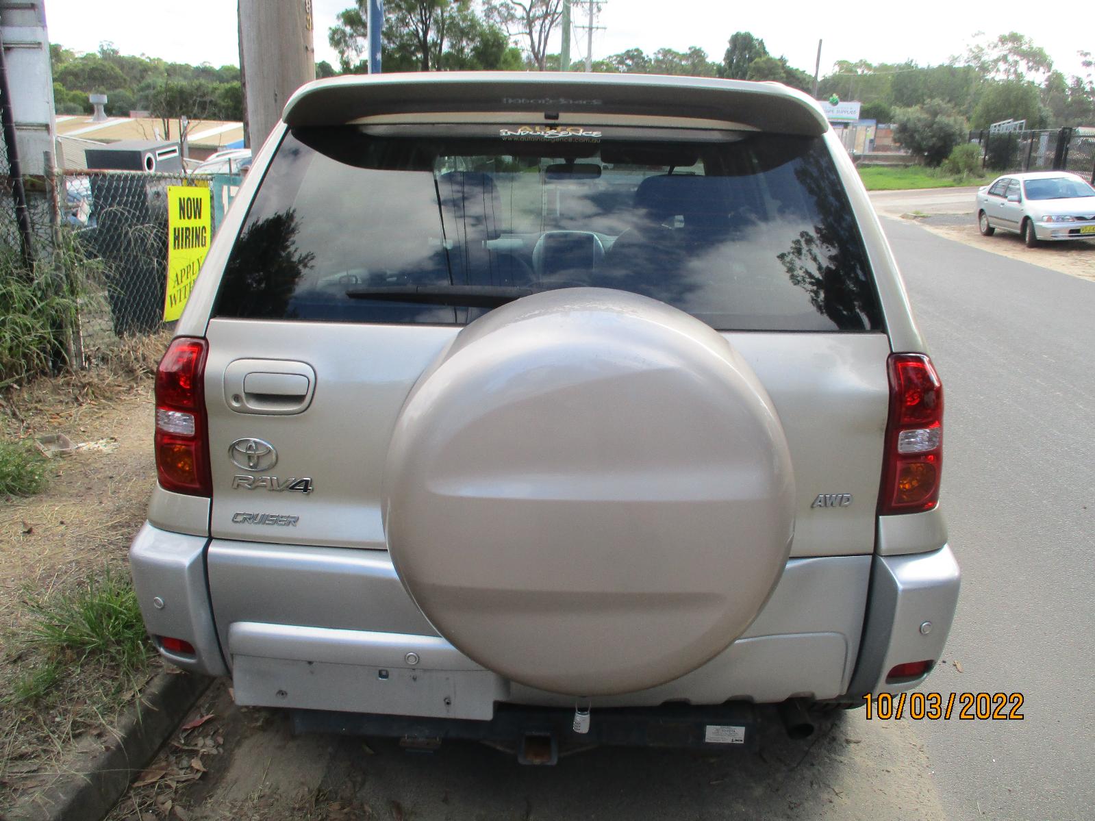 Left Rear 1/4 Door Glass Rav4 Toyota 2004