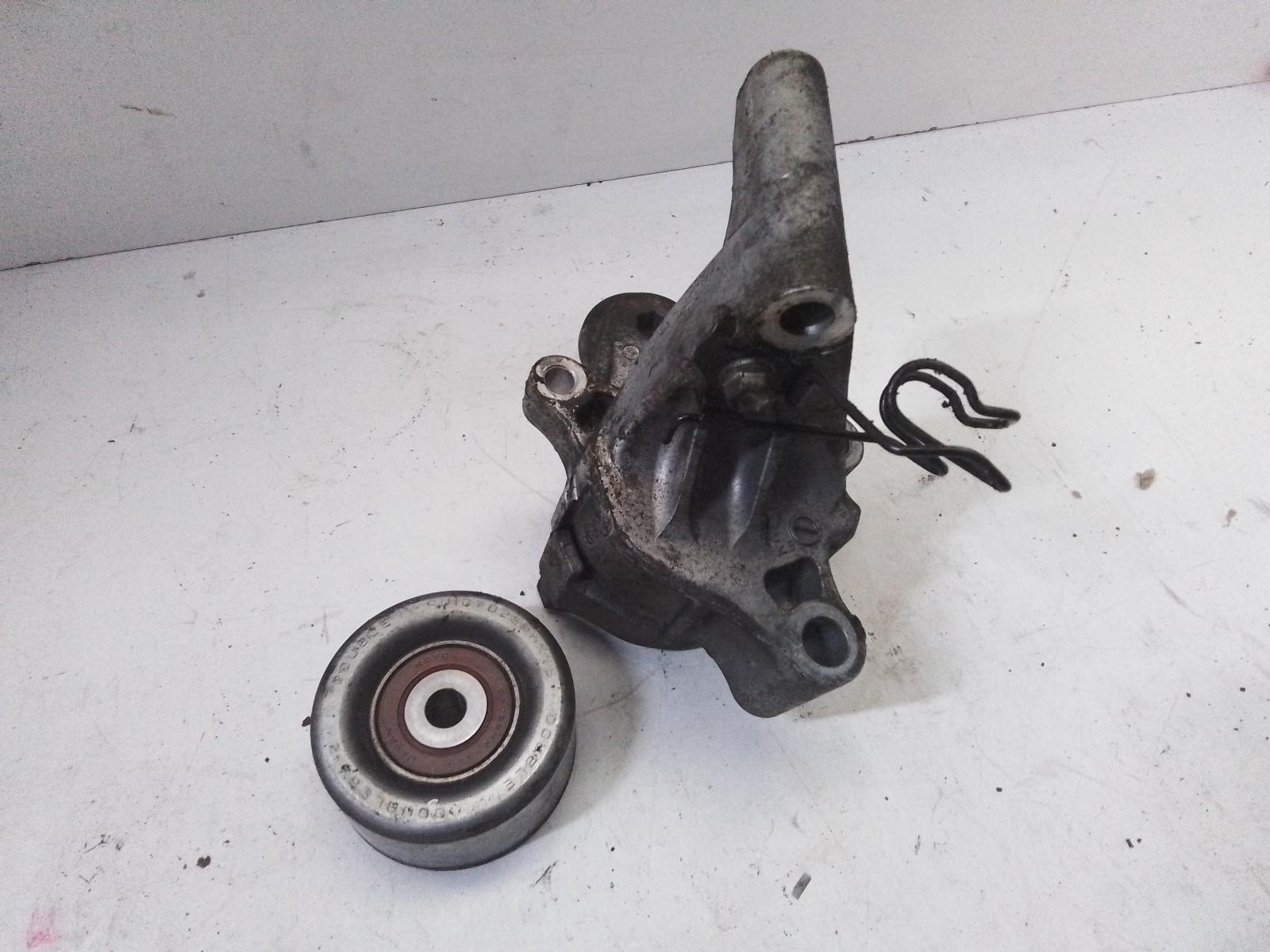 Belt Tensioner Hiace Toyota 2007