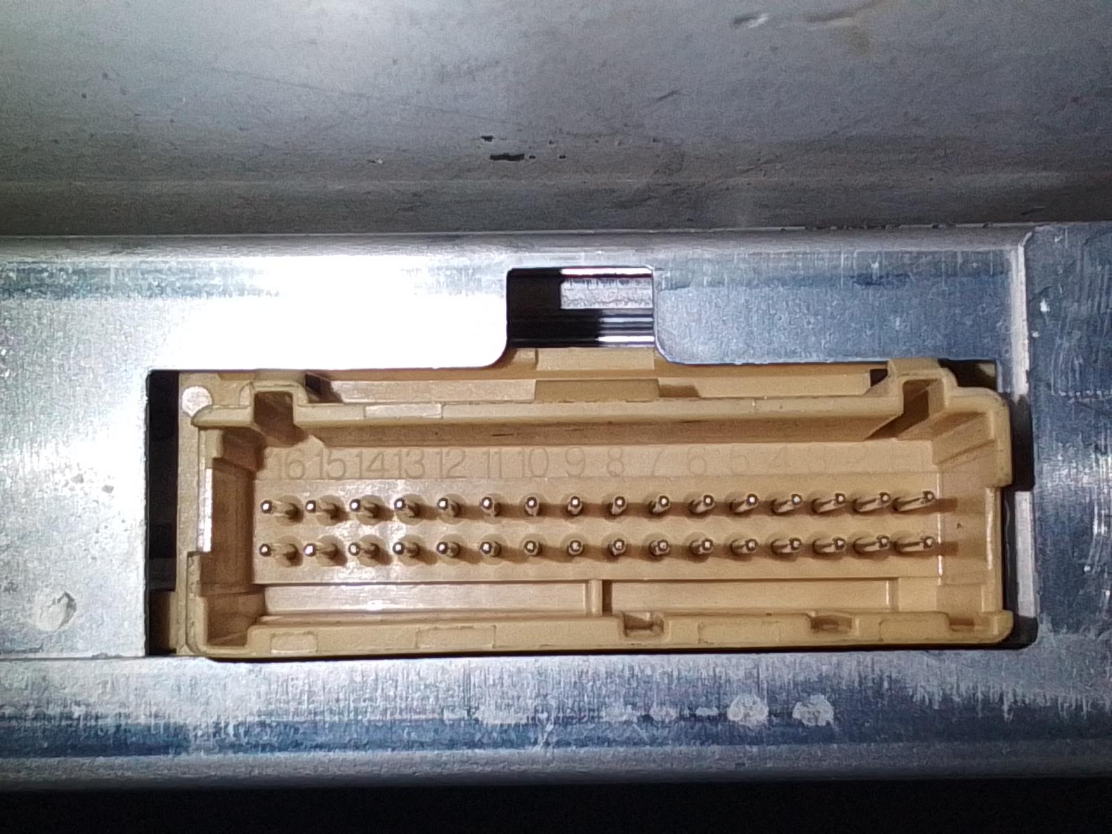 Ecu Commodore Holden 2003