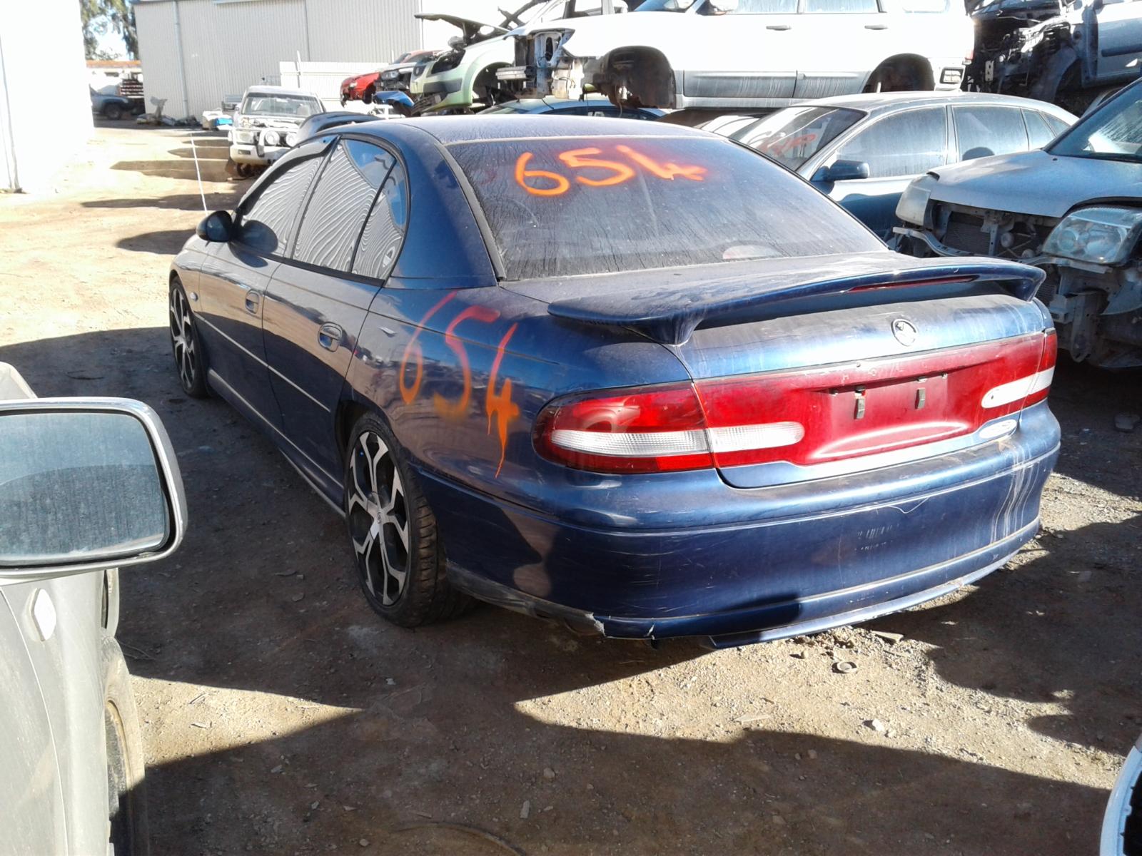 Bonnet Hinge/Strut Commodore Holden 1999