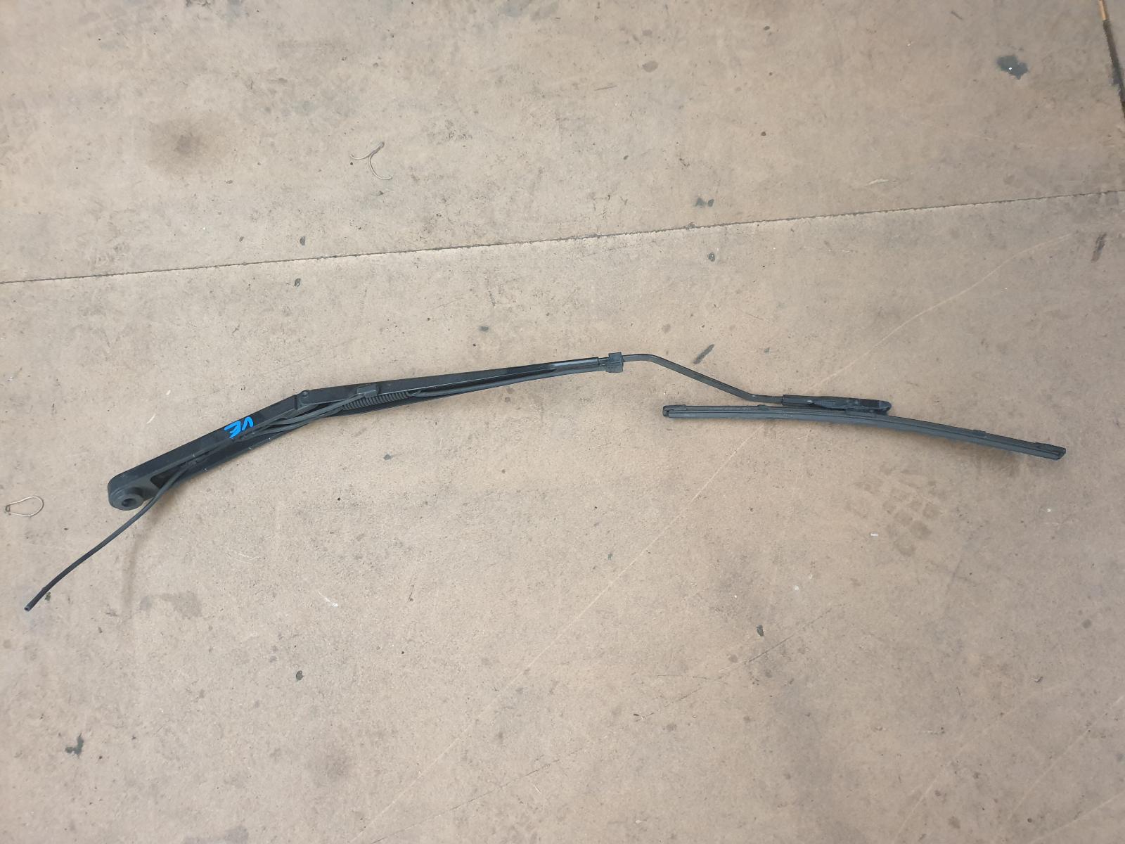 Wiper Arm Commodore Holden 2010