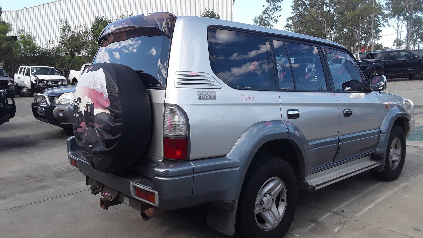 Left Indicator/Fog/Side Prado Toyota 2002