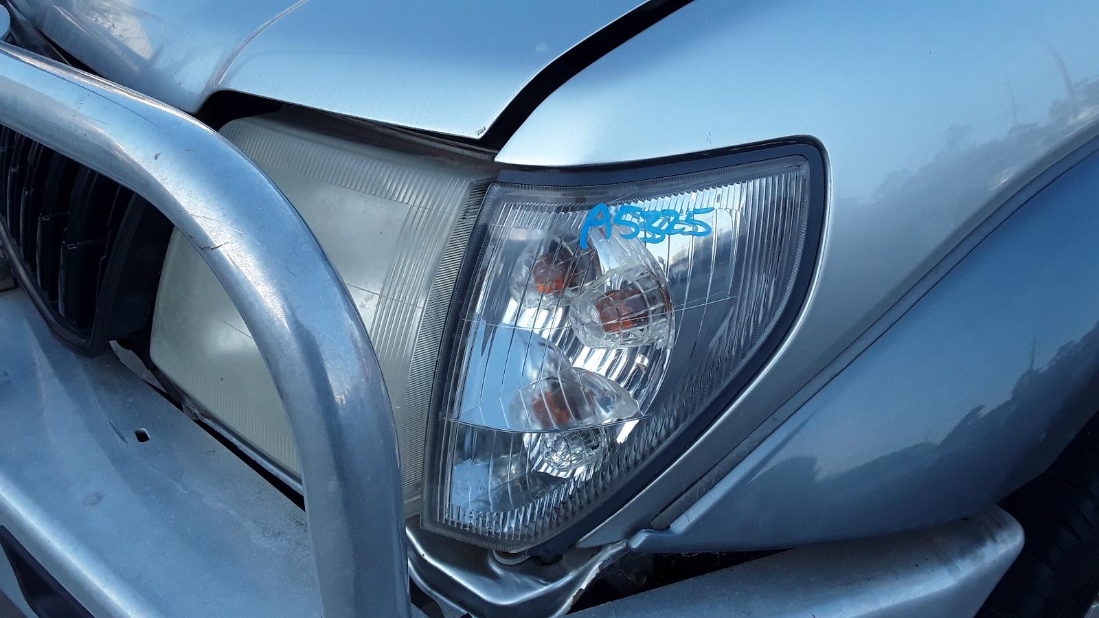 Left Indicator/Fog/Side Prado Toyota 2002