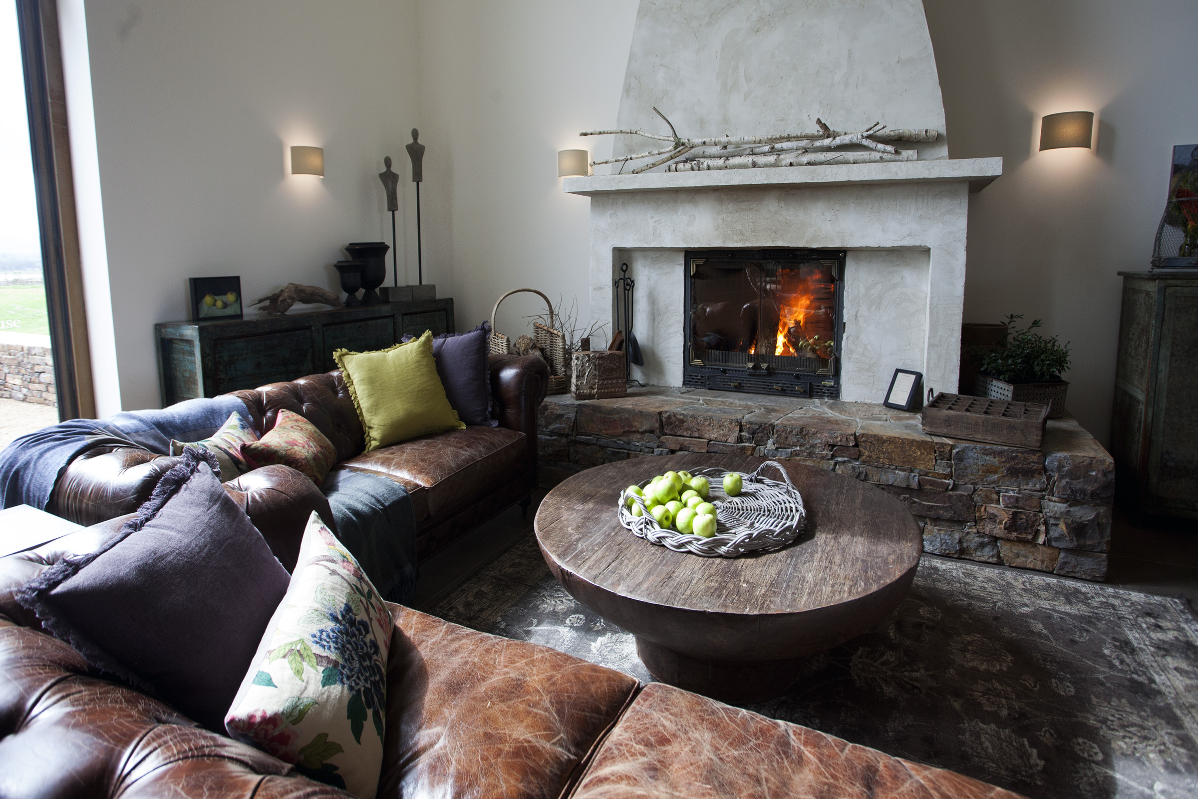 Cheminees Philippe: a fireplace with the best of both heating worlds