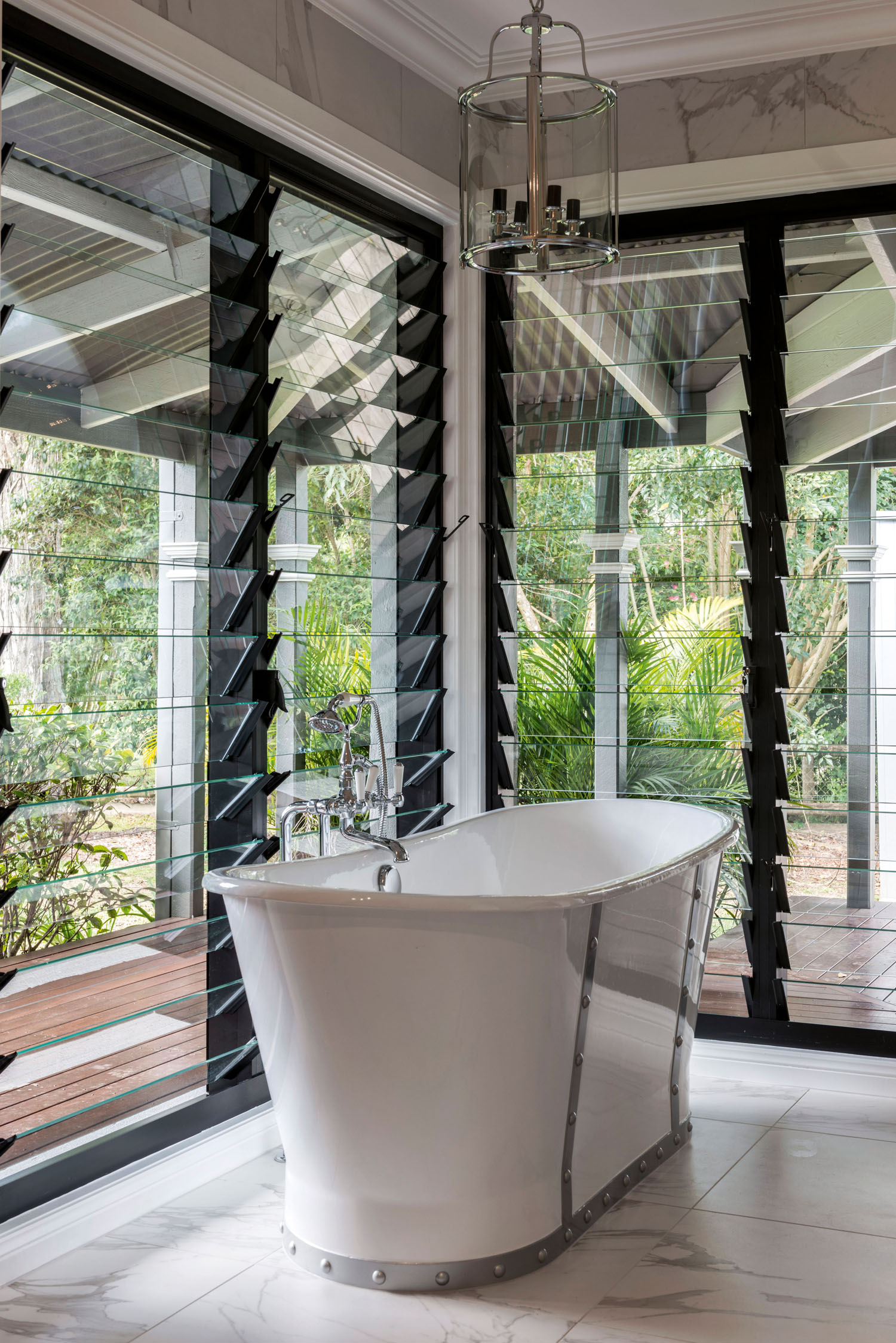 Hamptons-style ensuite - Completehome