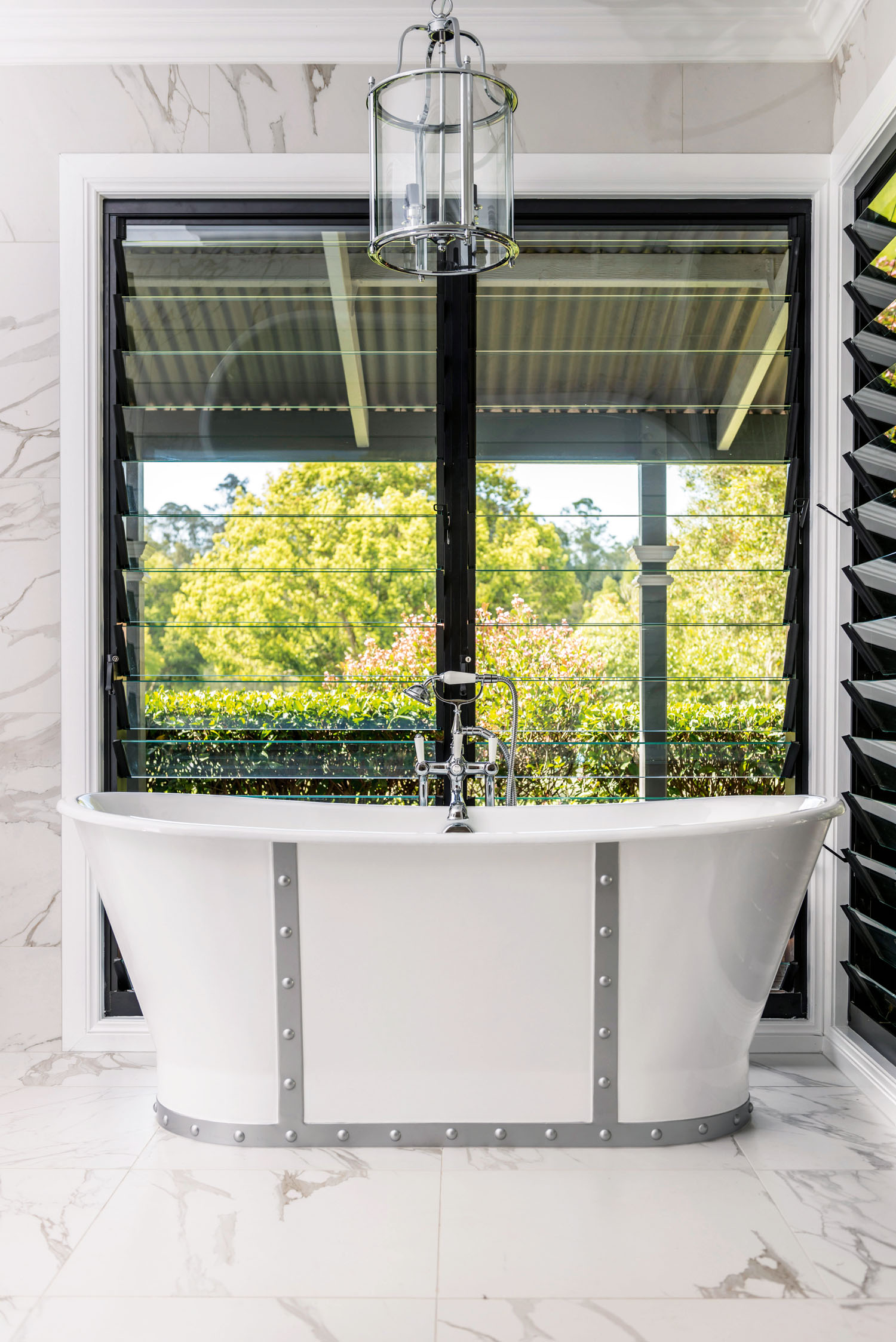 Hamptons-style ensuite - Completehome