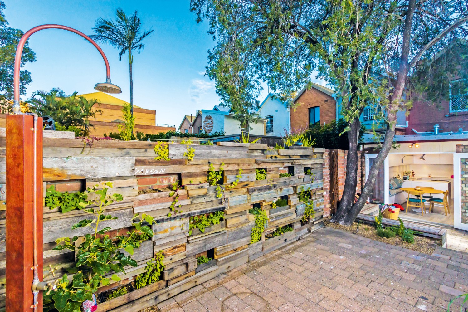 Inner-City Sustainable: a stunning permaculture design - Completehome