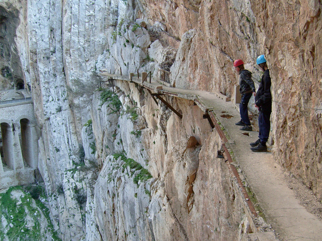 The world’s most dangerous footpath - Project | ODS