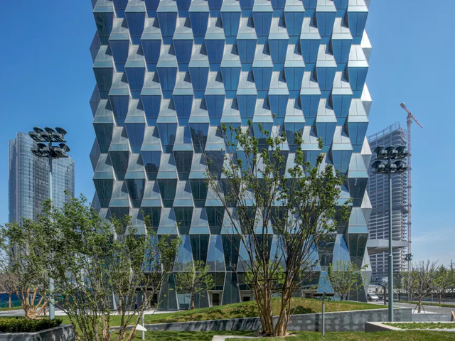 Reflective Façade Boosts Efficiency - Project | ODS
