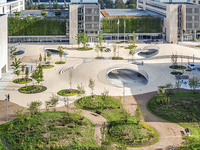 Public Square Promotes Green Travel - Project | ODS