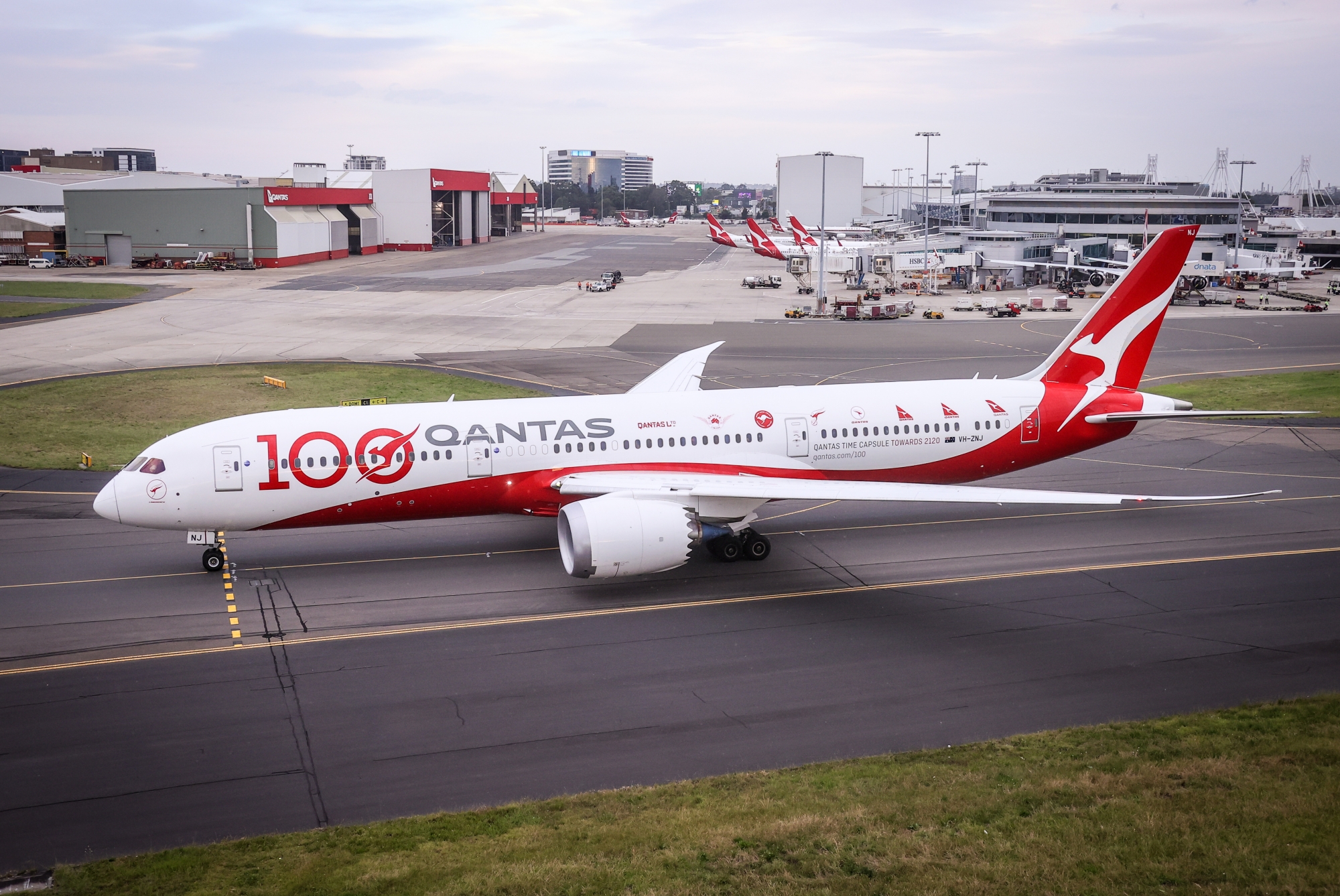 Qantas Centenary 787 Sydney Airport WEB - Wayfarer