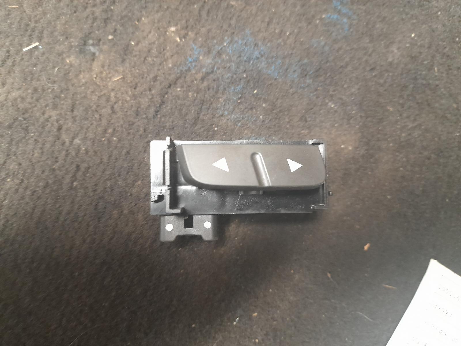 Pwr Dr Wind Switch Commodore Holden 2006
