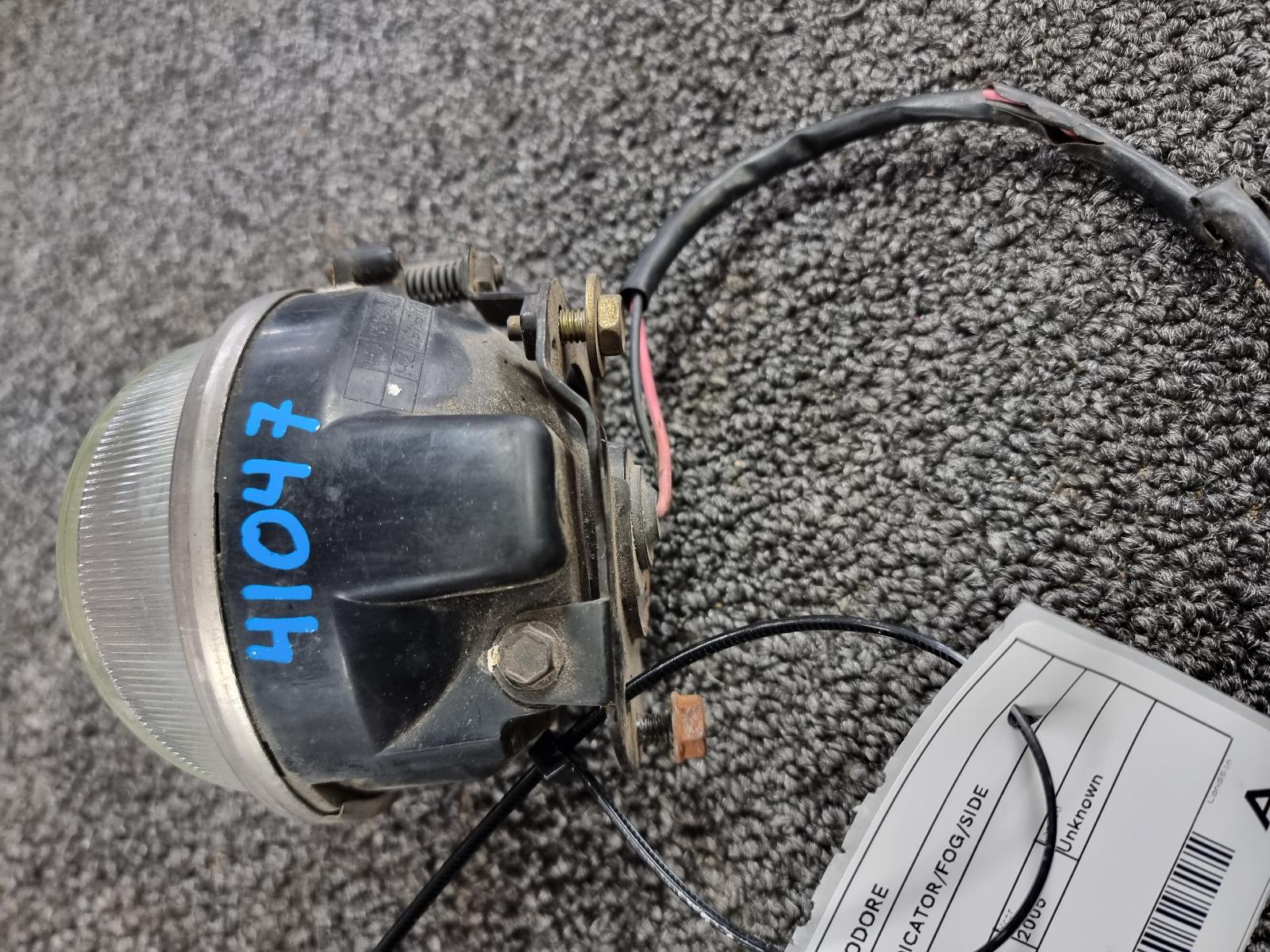 Right Indicator/Fog/Side Commodore Holden 2005