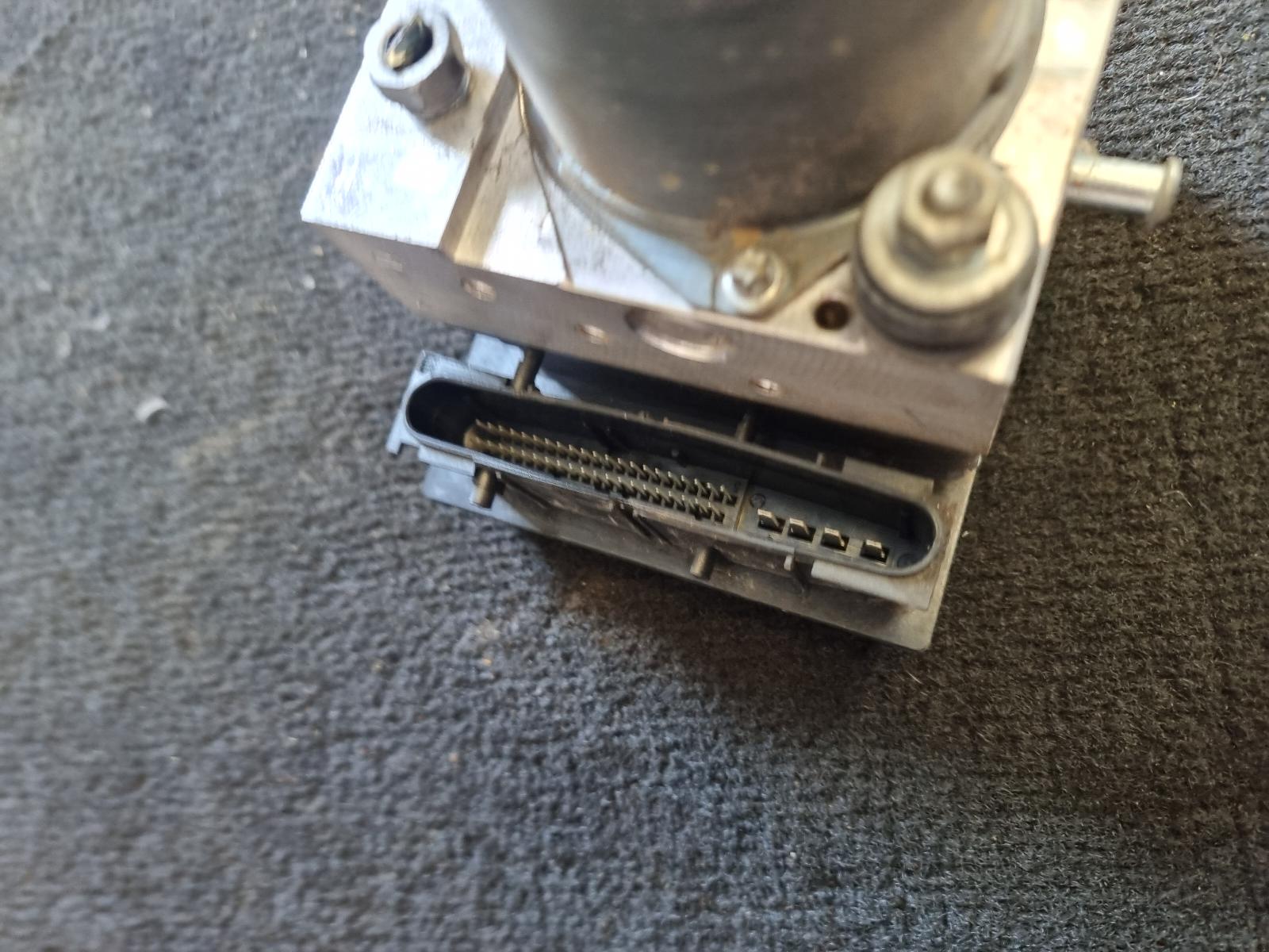 Abs Pump/Modulator Commodore Holden 2007