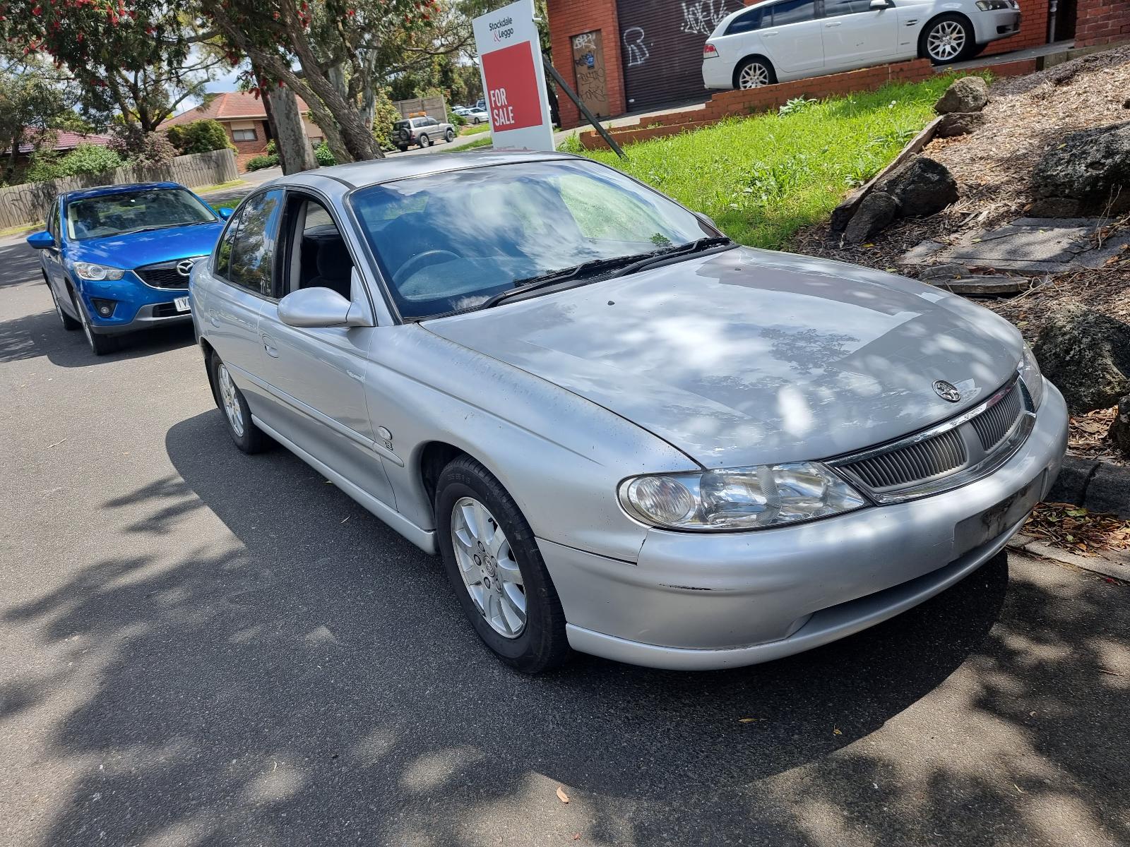 Bonnet Hinge/Strut Commodore Holden 2001