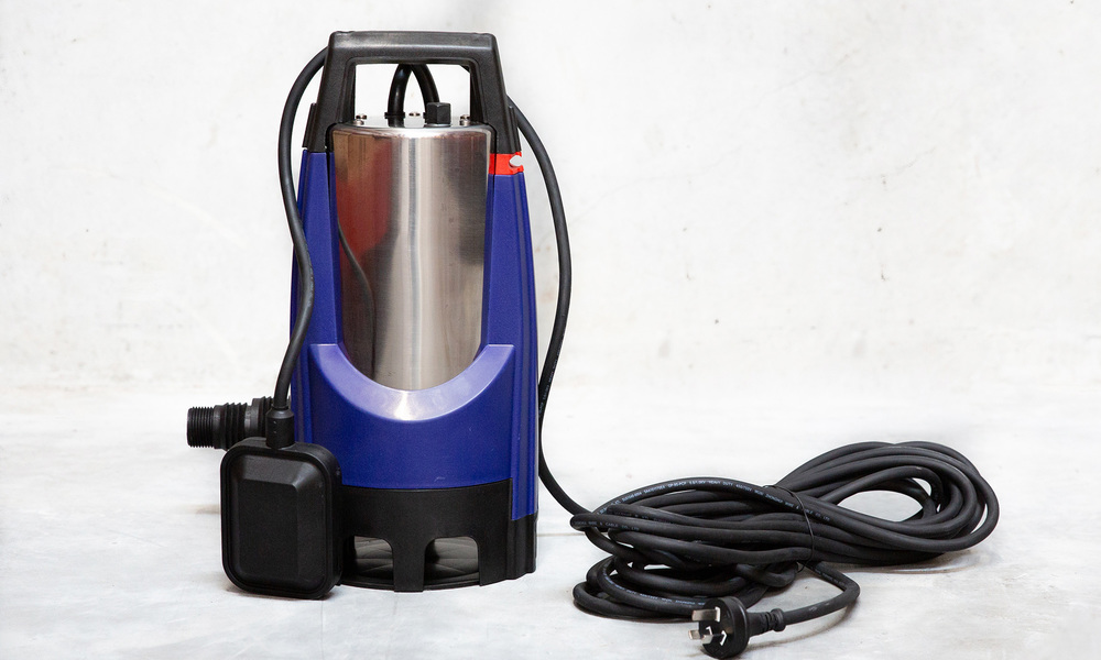 Container Door Ltd | 1100W Submersible Pump #15