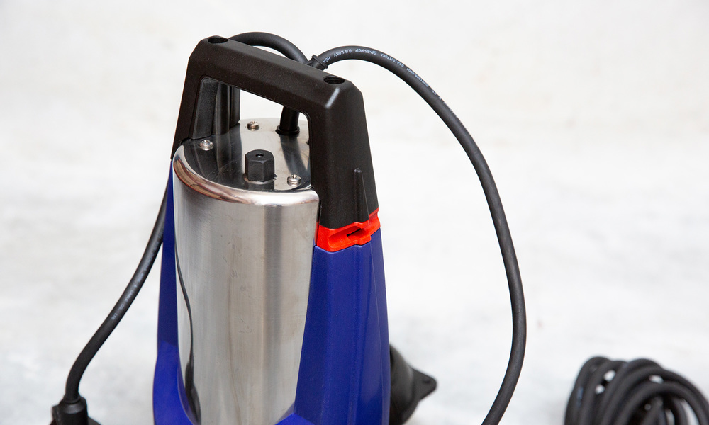 Container Door Ltd | 1100W Submersible Pump #15