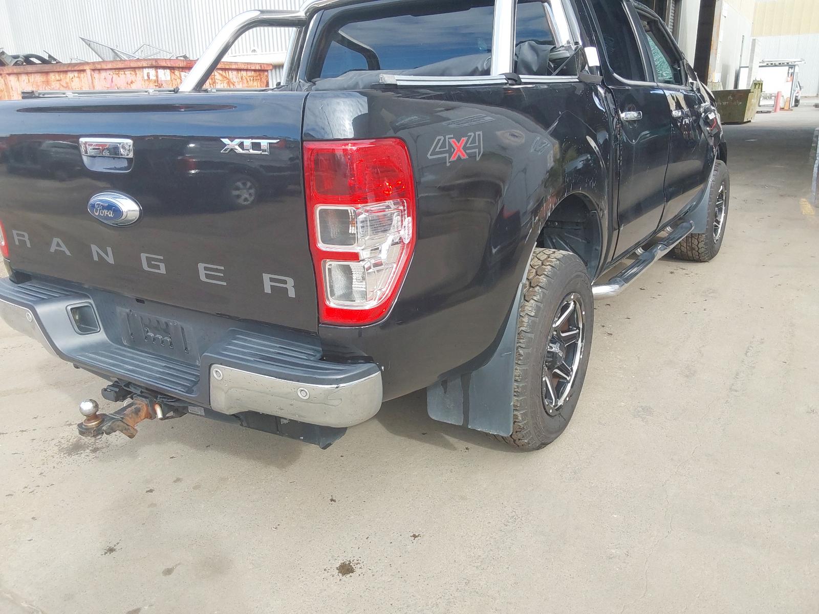 Left Indicator/Fog/Side Ranger Ford 2015