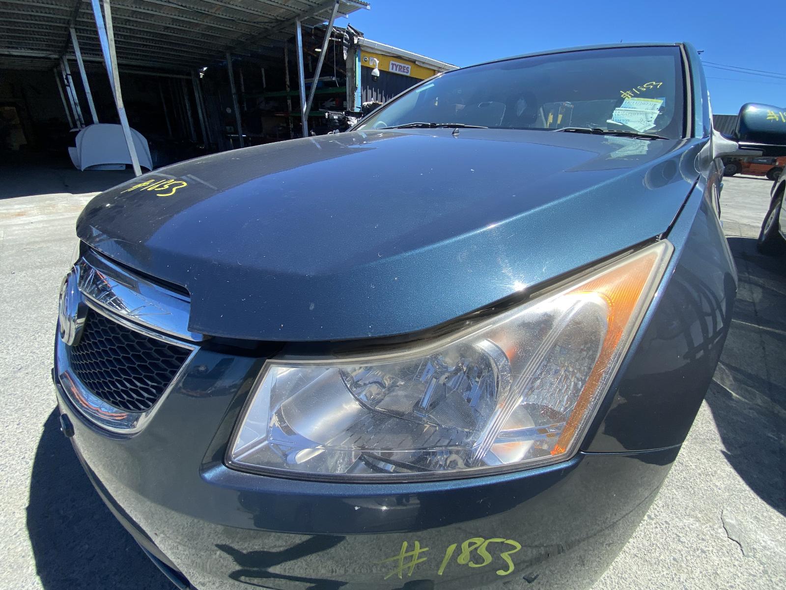 Bonnet Cruze Holden 2013
