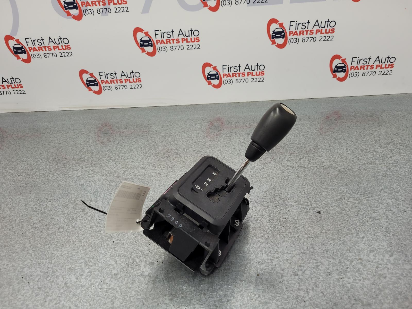 MERCEDES BENZ SPRINTER 02/1998-10/2006 GEAR SHIFTER VAN - Sprinter Spares