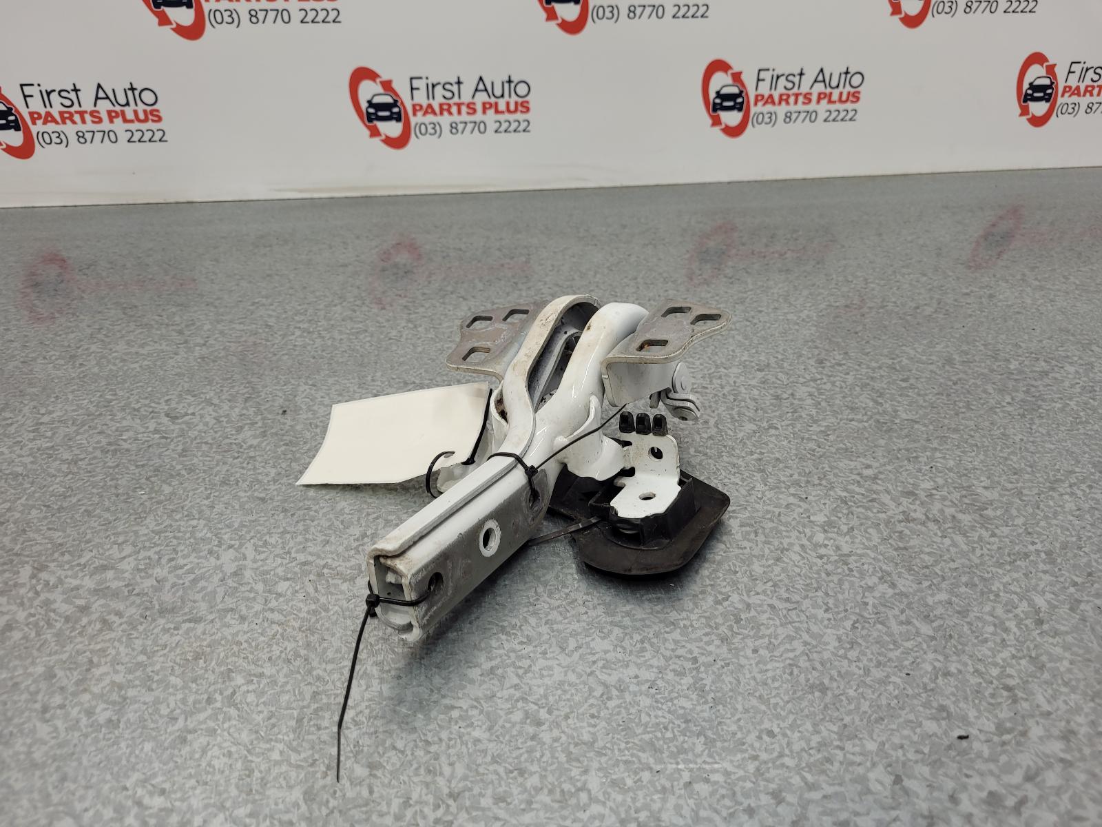 MERCEDES BENZ VITO 447 03/2015-ON BONNET HINGE/STRUT PAIR - First Auto ...
