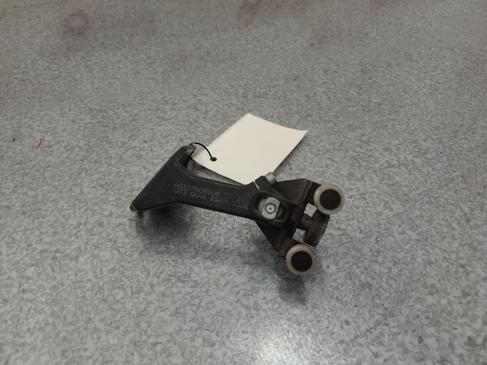 MERCEDES BENZ SPRINTER VS30 05/2018-2023 LEFT SLIDING DOOR HINGE ROLLER ...