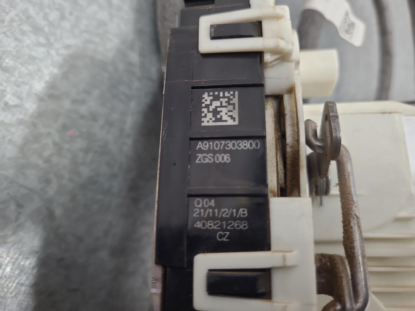 MERCEDES BENZ SPRINTER VS30 05/2018-2024 LOCK MECHANISM RIGHT SLIDE ...