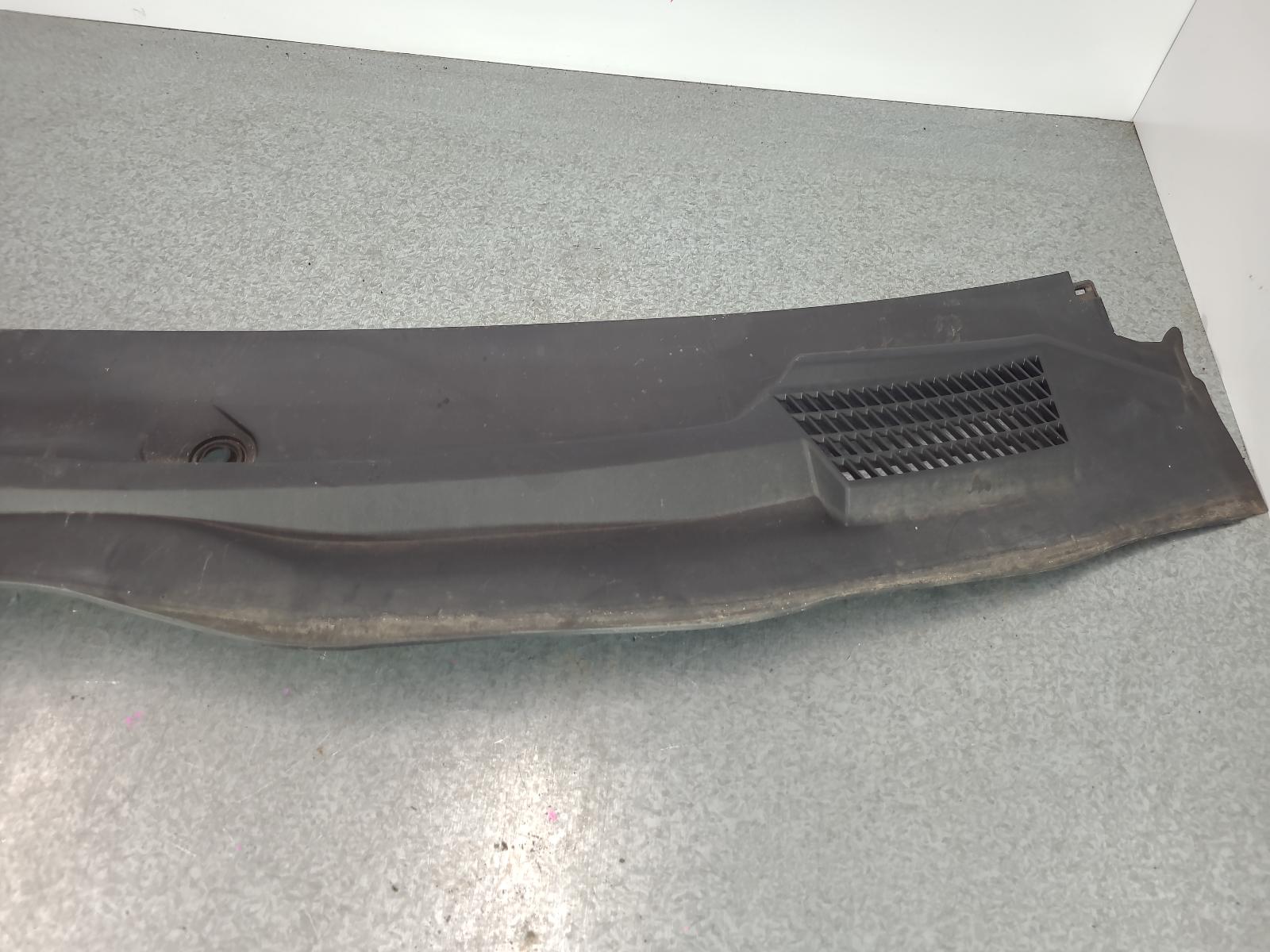 MERCEDES BENZ VITO 447 03/2015-ON PLENUM CHAMBER FRONT PLASTIC - First ...