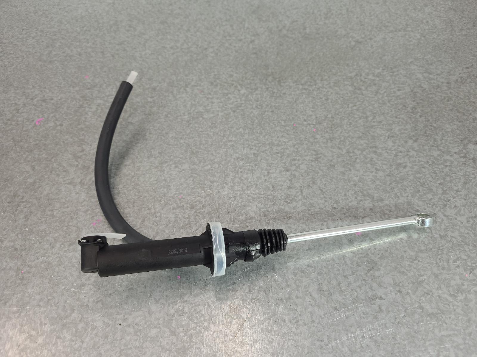 FORD TRANSIT VH-VJ 10/2000-08/2006 CLUTCH MASTER CYLINDER - Transit Spares