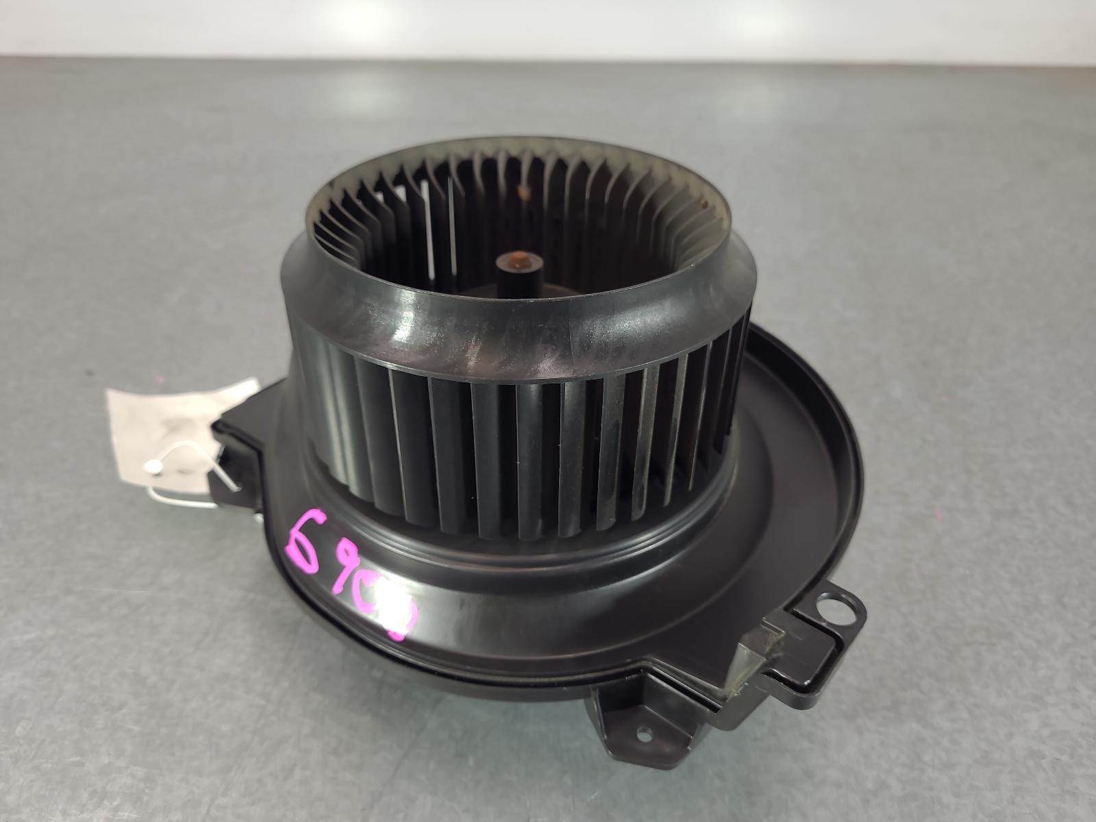 MERCEDES SPRINTER 2018-2024 HEATER FAN MOTOR VS30, 05/18- Sprinter Spares