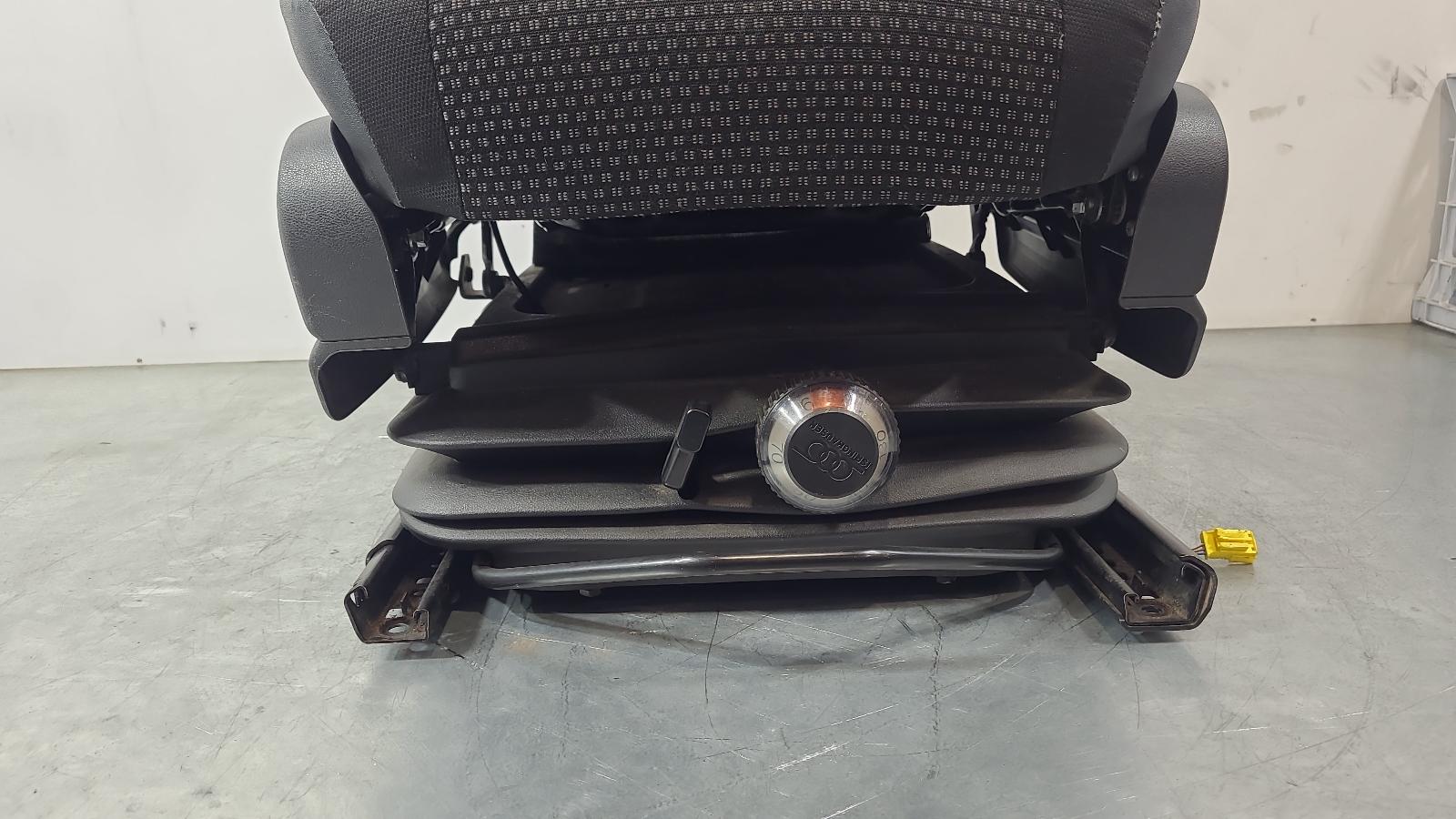 MERCEDES SPRINTER 2006-2018 FRONT SEAT LH FRONT (BUCKET SEAT), NCV3 ...