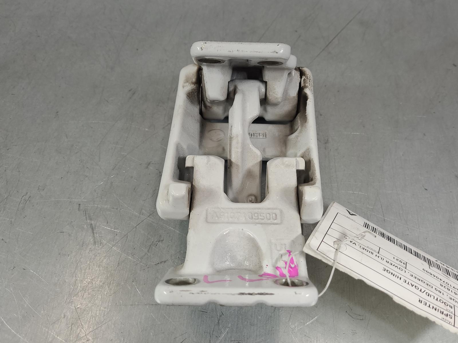 MERCEDES SPRINTER 2018-2024 BOOTLID/TAILGATE HINGE BARN DOOR HINGE, 180 ...