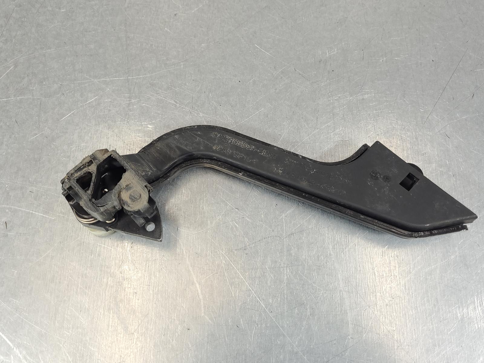 MERCEDES SPRINTER 2006-2018 DOOR HINGE/RUNNER LH SLIDING DOOR ROLLER ...